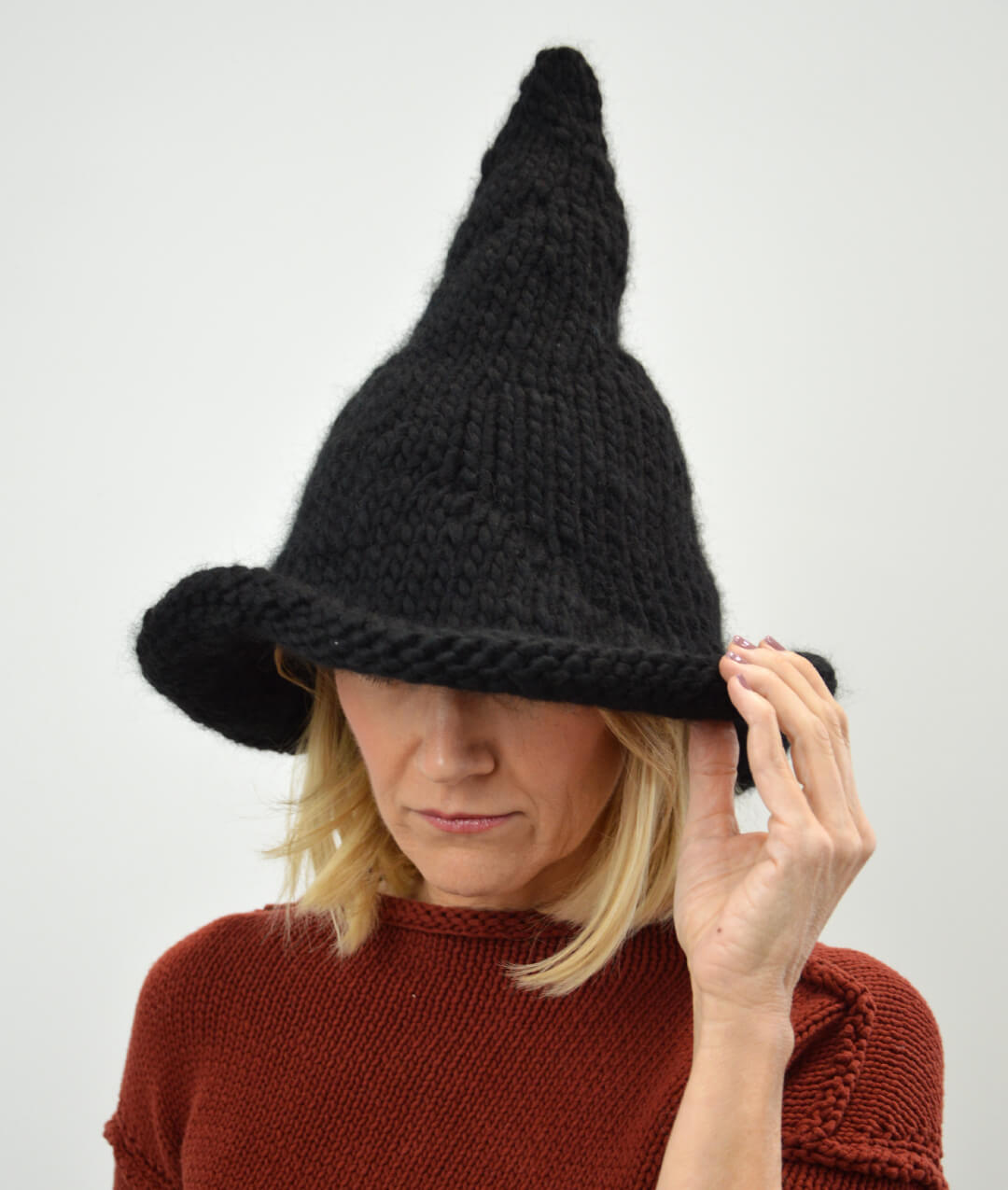 Spooky Hat – Free Knitting Pattern Witch Hat in Wool | Bettaknit ...